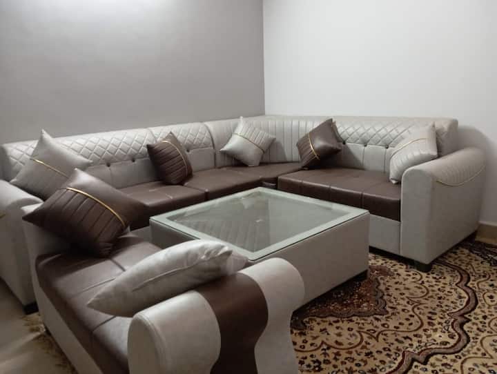 Welcome To Our Modern And Spacious Home! - Noida