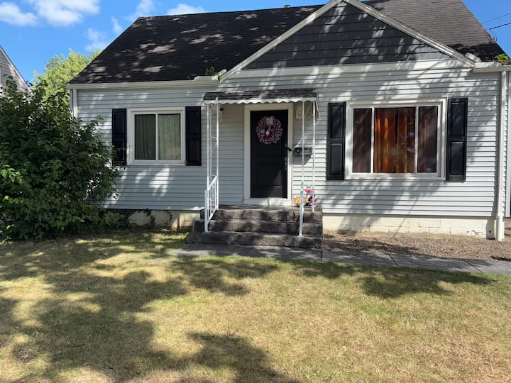 Magic City Quarters - Akron, OH