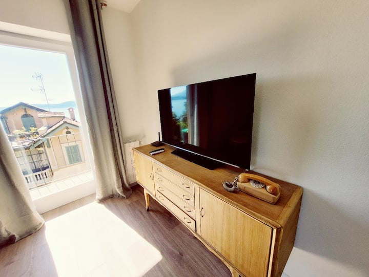 20 Nodi, Attico Moderno Con Vista Lago - Italia