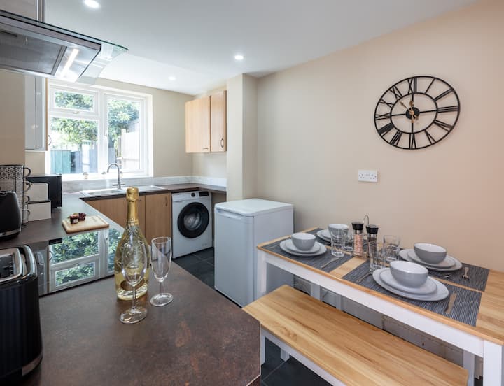 *Longtermdiscountsavailable* - Gloucester