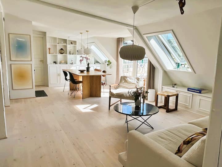 Lys Penthouse Midt I Byen Med Egen Tagterrasse - コペンハーゲン