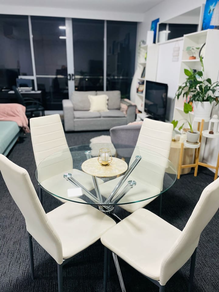 Cozy Private Room /Best Location - North Sydney