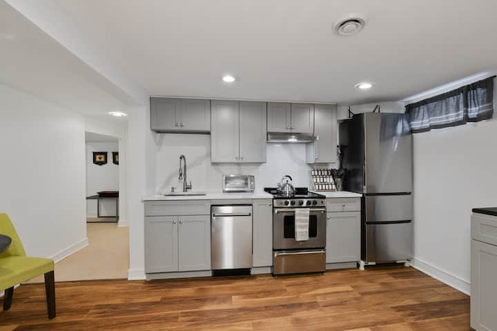 Minnehaha Parkway Retreat - Minneapolis, MN