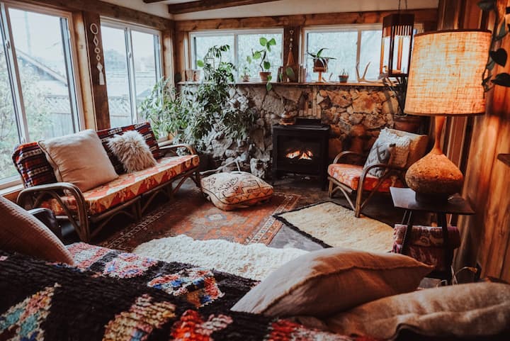 Art Cottage- In Hip Bayview - Milwaukee, WI