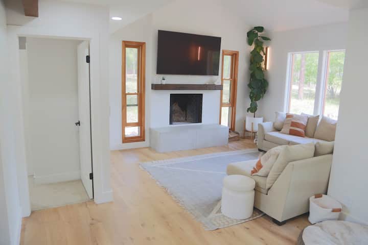 Cabin On 5-acres | Mnt Views | 3 Miles To Downtown - Flagstaff, AZ