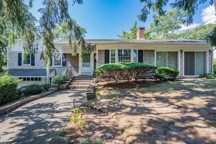 Sunny Cape Home, Bike To Beach, Central Ac - Barnstable, MA