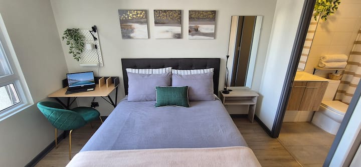 Depto. Con Estacionamiento, Bella Vista La Florida - El Bosque, Chile