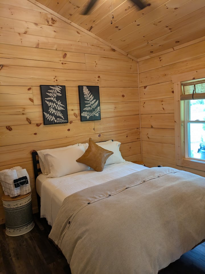 Adventure Cabin, Blue Ridge Mtns: Style + Comfort - Fancy Gap, VA