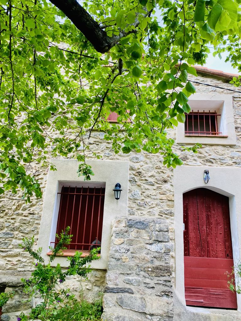 Authentic house in the heart of the Lavail gorges - Houses for Rent in ...