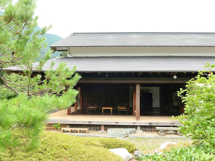 【禁煙】約250年の歴史を誇る旧庄屋の古民家でゆったりステイ - Shizuoka