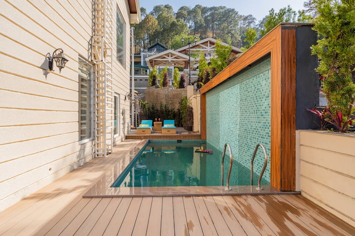 Hilltop Luxury Villa | Jacuzzi, Steam Room & Pool - Kasauli