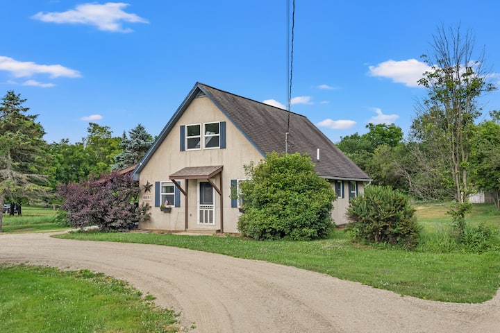 Quiet Cottage In The Country - Bath, NY