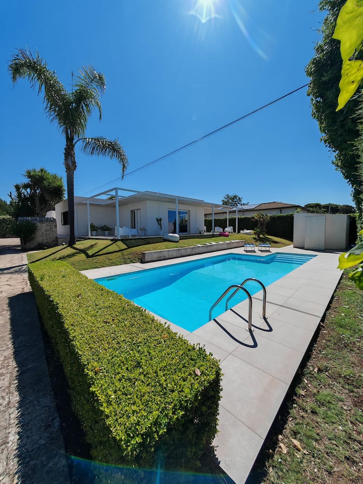 Villa Flo, Country House With Private Pool - Provincia di Raguse