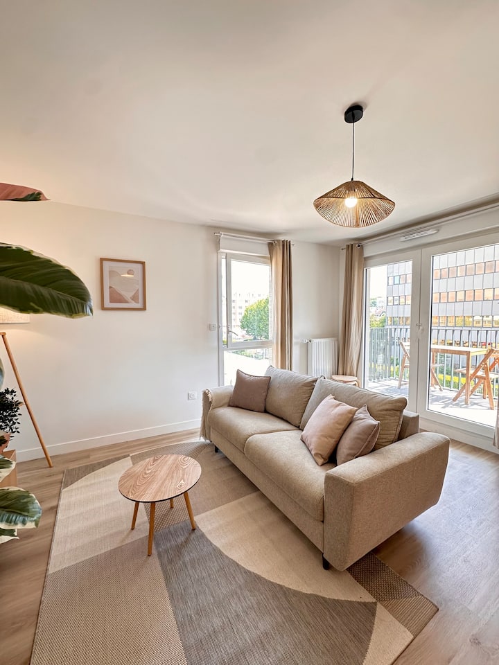 T3 Rénové Et Décoré Avec Balcon, Métro à 5 Min - Romainville