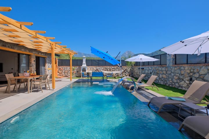 Korunaklı ÖZel Havuzlu & Jakuzili Villa | Kayaköy - Turkey