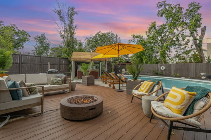 Unique Family Friendly 5br W/pvt Pool & Hot Tub! - Garland, TX