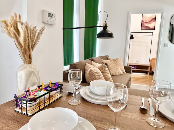 Spacious Chester Suite W/ City Center Access! - Manchester