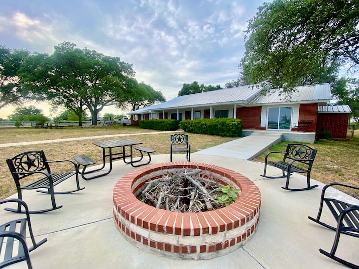 Hilltop Ranch Retreat - San Marcos