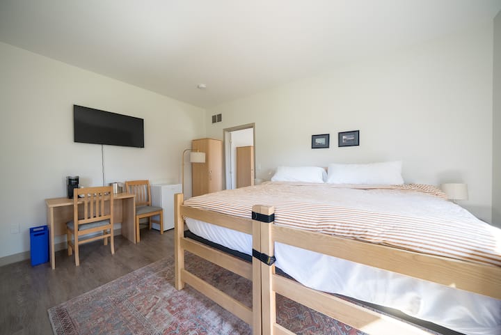 2-bedroom Suite For 6 • Wi-fi • 10 Min To Beach - Port Dover