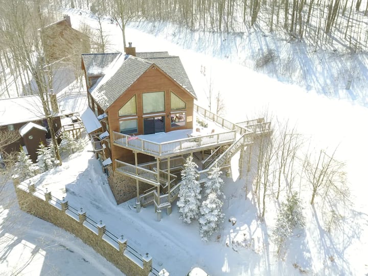 Luxury Mountain Retreat. Ski In/out. Views. - Canaan Valley, WV