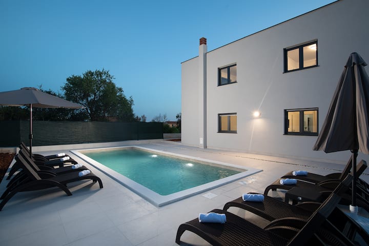 Twin Villa 1 - Pula