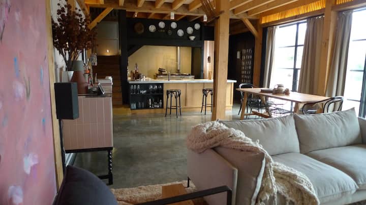 The Barn At Stonewalls - Farm Stay In 25 Acres - Daylesford