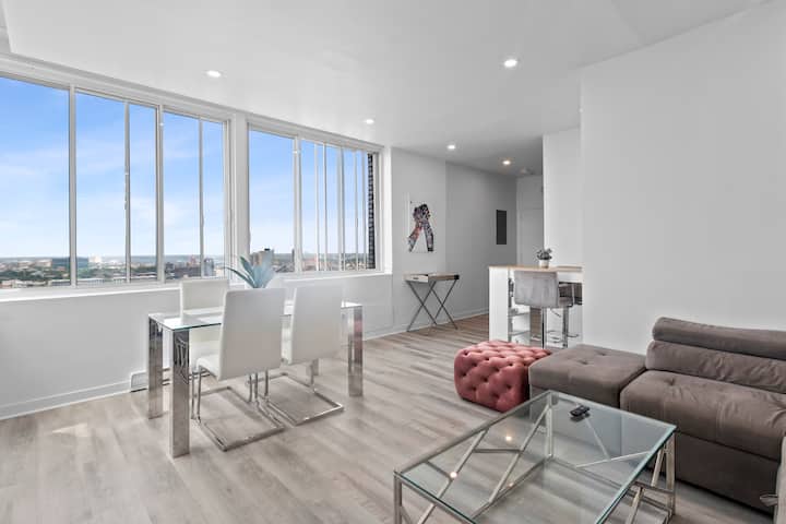 Top-floor Penthouse • View • Elevator • Parking - Montreal