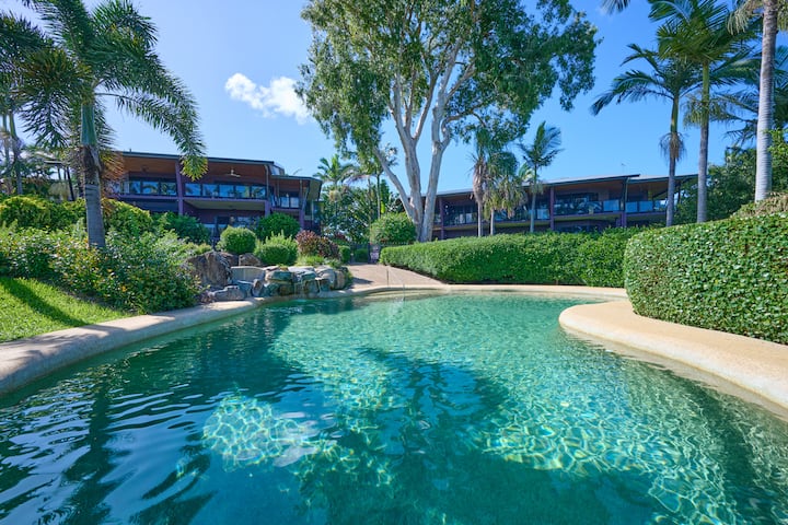 Premium Top Floor One Bedroom - Hamilton Island