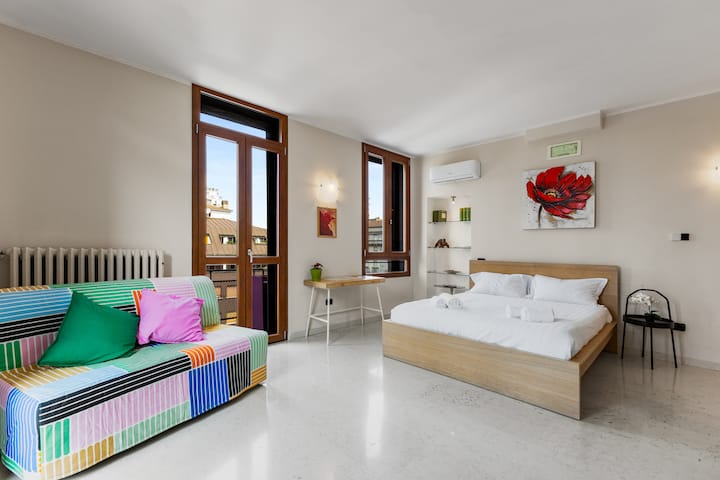 Vincenzo Suite[10min.duomo_m3/stazione Centrale] - Milan