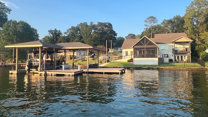 Grace Oaks! Super View/boat Ramp/pet Friendly/dock - Lake Martin, AL