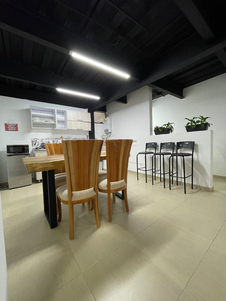 4 Bedroom Apartment In Laureles, Near La 70 - Medellín
