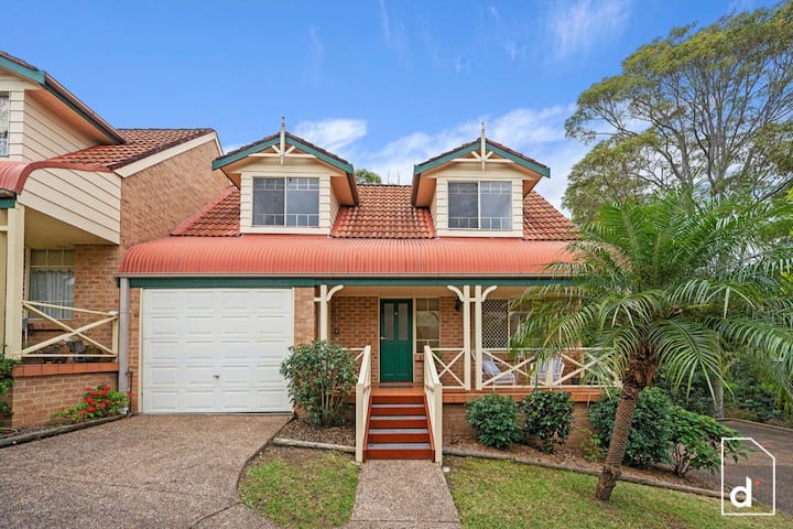 Dog Friendly Beachside Townhouse- Walk Everywhere! - Bulli