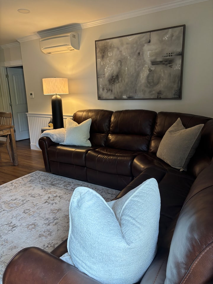 1st Floor Ski-in Ski-out Cranmore Condo - North Conway, NH