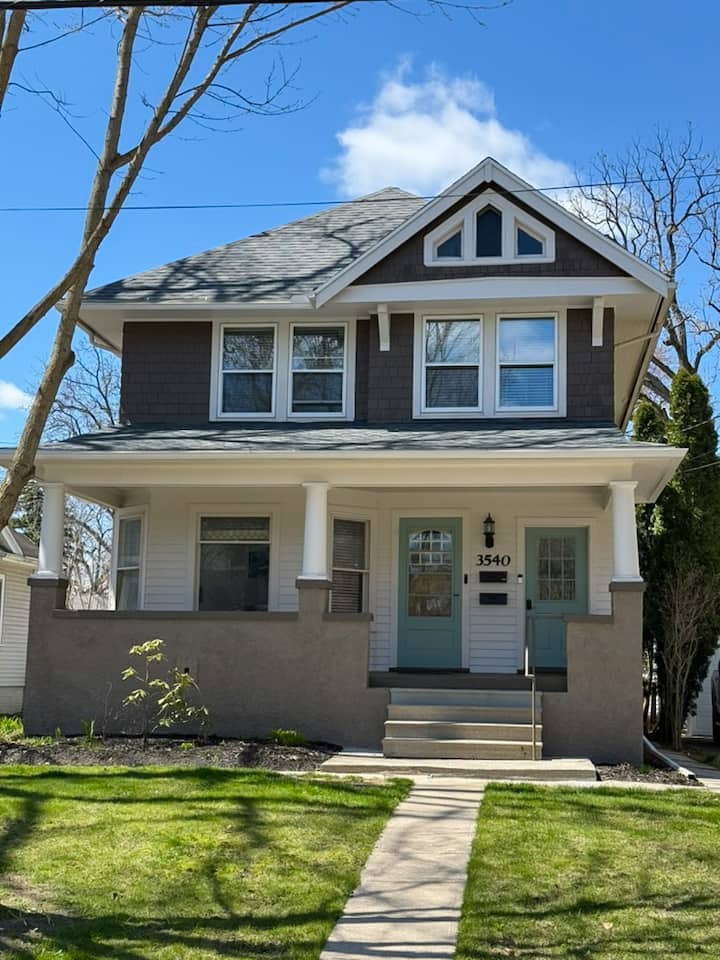 Walk To River + Park | Cozy 2br Upstairs Unit - 托利多