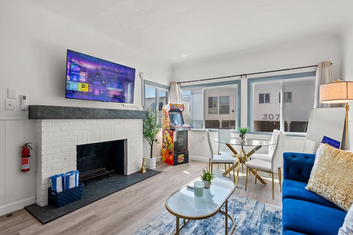 2br Luxury Getaway | Mins To Beach + Arcade 30days - Manhattan Beach, CA