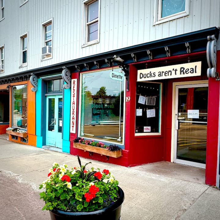 Downtown: Walk To University - Restaurants - Cafés - Amherst