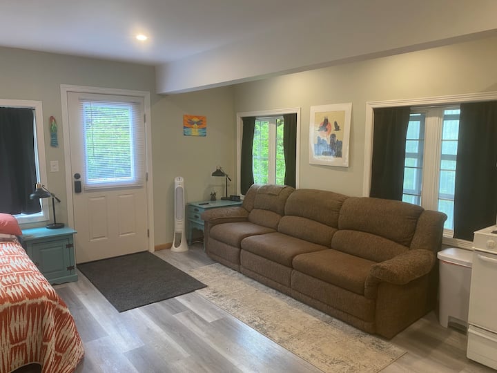 White Rock Guest House - Haines, AK
