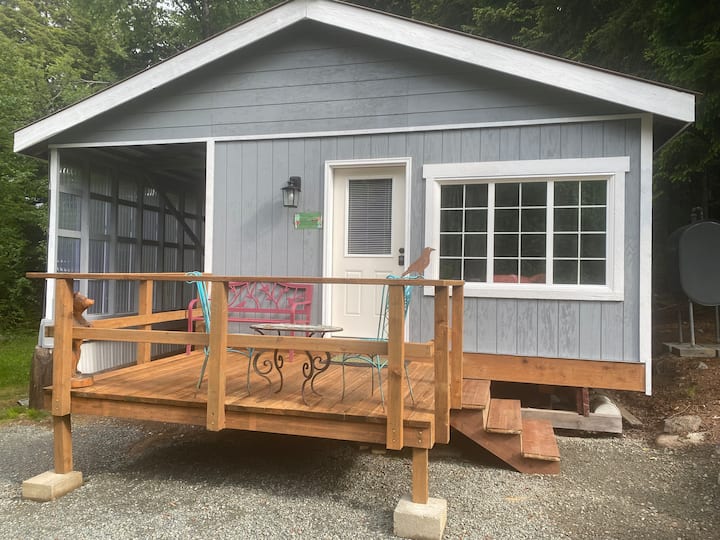 White Rock Guest House - Haines, AK