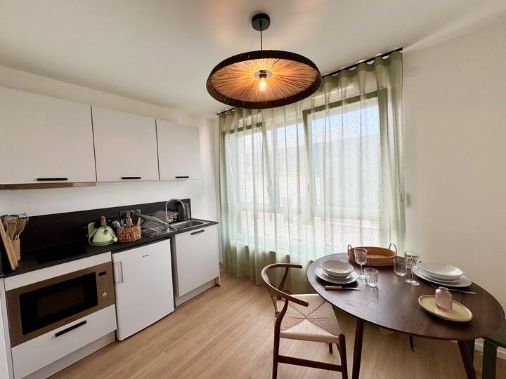 We Live Inn Sharies Reims - B302 - Reims