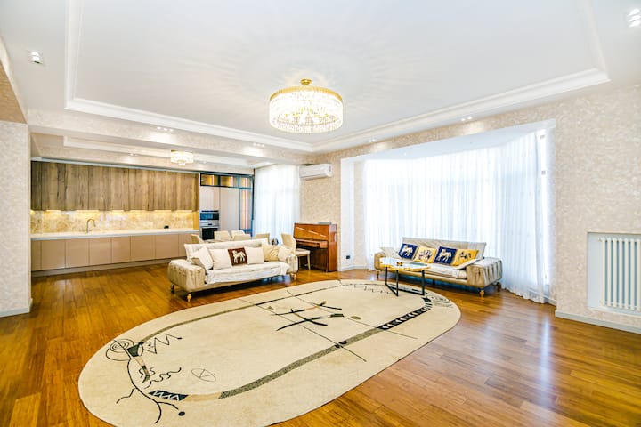 Retro Apartment In Centre - Baku