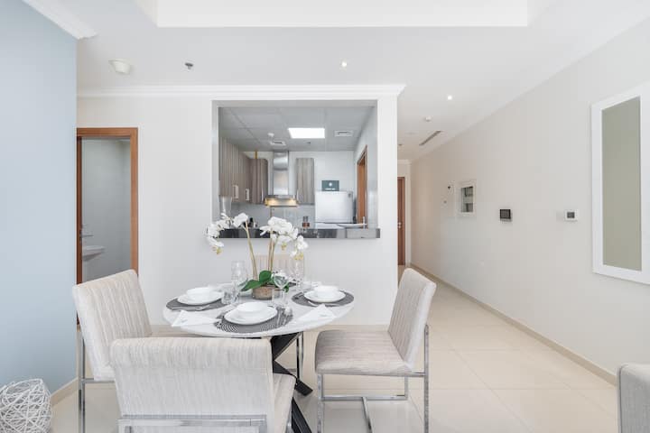 Deluxe 1BD Balcon Dunya Tower à 2 min du centre commercial de Dubaï ...