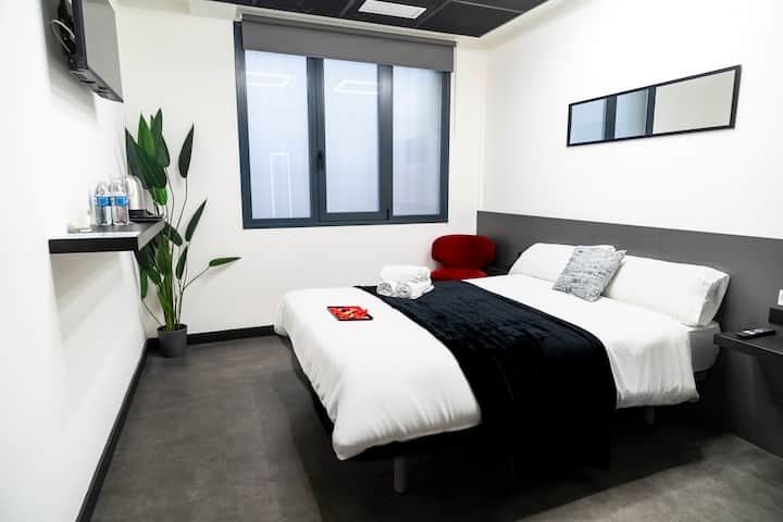 Habitación Privada A Unos Pasos Del Bernabéu - Madrid