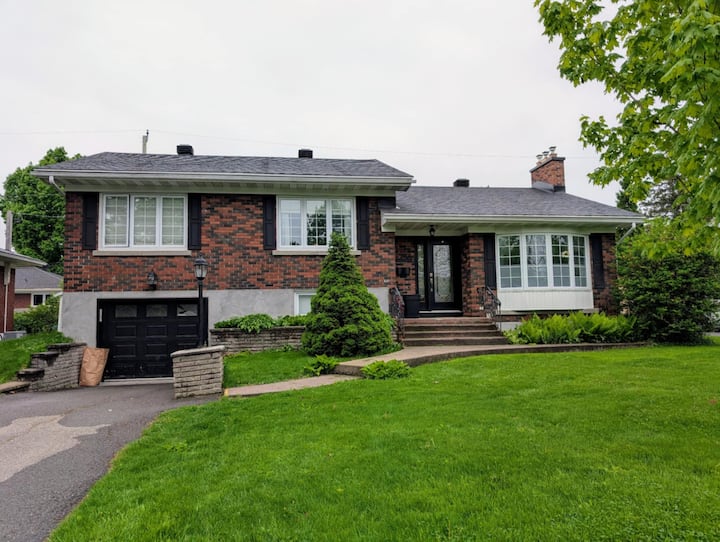 Detached Renovated Home - Ottawa