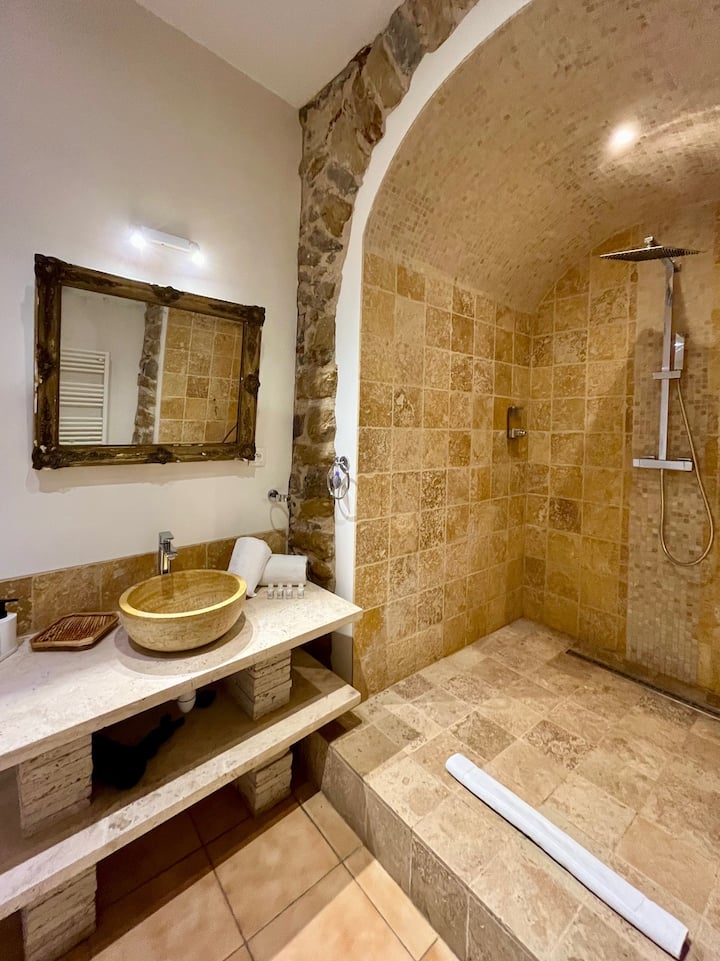 "Le Cocon Au Milieu Des Traboules" : Cosy T2 - ibis Styles Lyon Centre Confluence