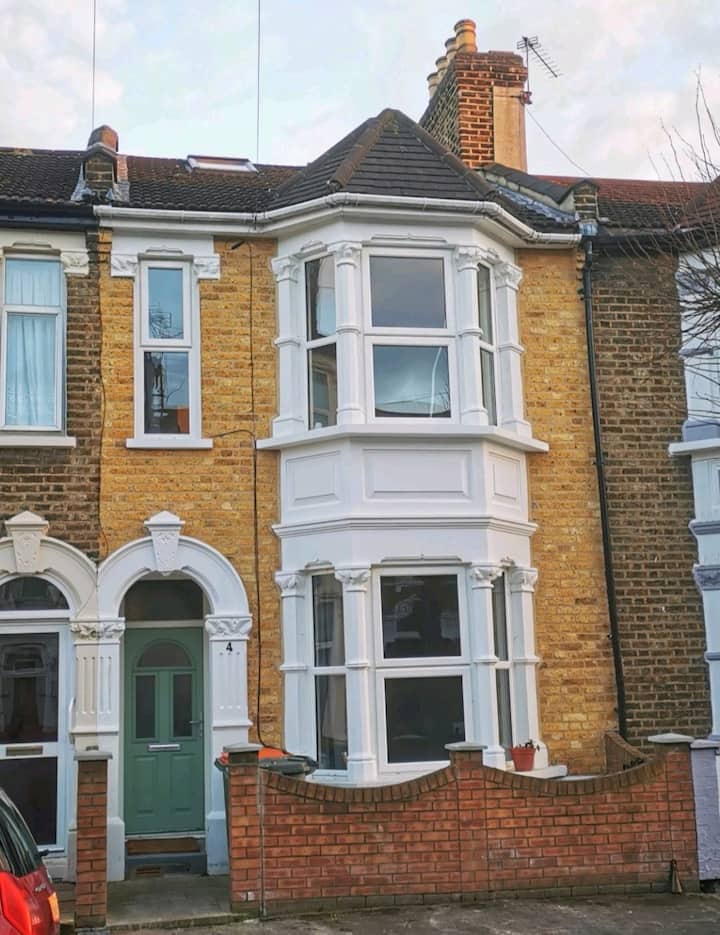 Great Family House - イルフォード