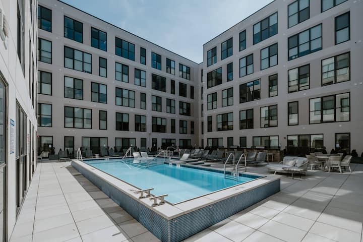 Luxury Downtown Cincinnati Condo W/ Rooftop Pool & - Covington, KY