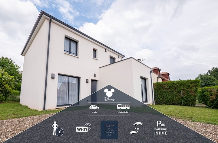 *House Right - Disneyland Paris* - Disneyland Paris