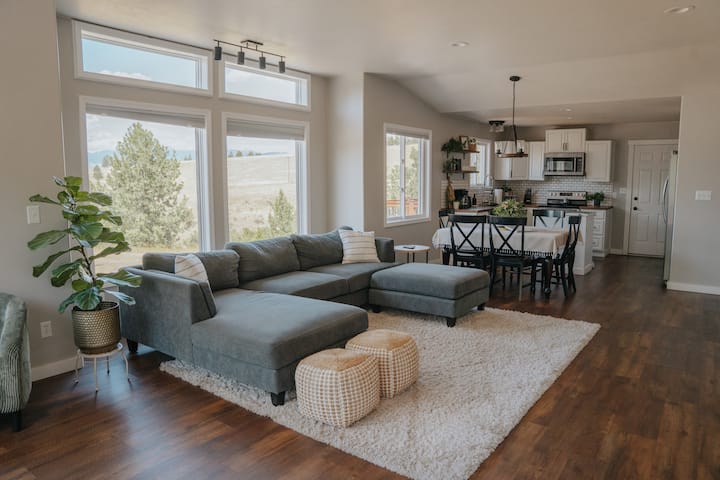 Modern Home With Mountain Views - Missoula, MT