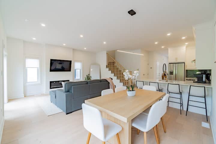 3-bedroom Harbourtown Beach Unit, Mins From Beach - Fort Érié