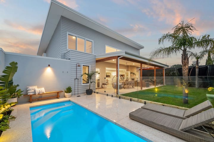 Sauna/pool/kids Playzones/walk To Beach- Luxe Stay - 